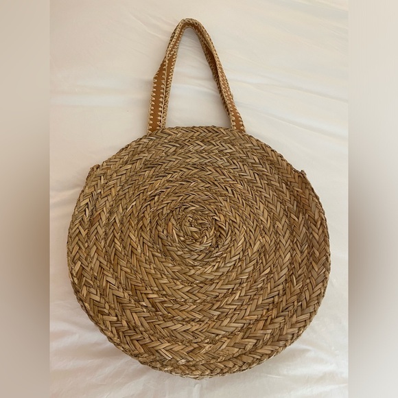 Universal Thread | Bags | Round Rattan Woven Beach Tote Bag | Poshmark